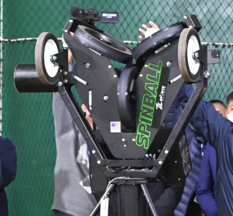 我們球隊就是要不斷的精進，用最高規格的 “iPitch ®智能投球機 “一定是遙遙領先勝券在握!! | Fly2TW國際空運公司 | 全球海運空運服務